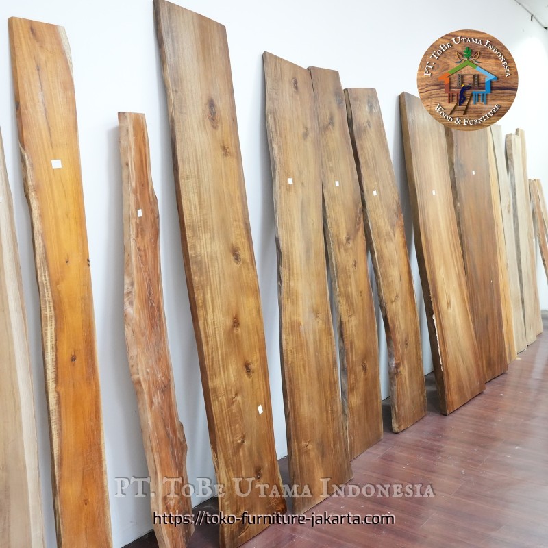 Cara Merubah Dapur dengan Bagian Atas Meja Kayu yang Indah