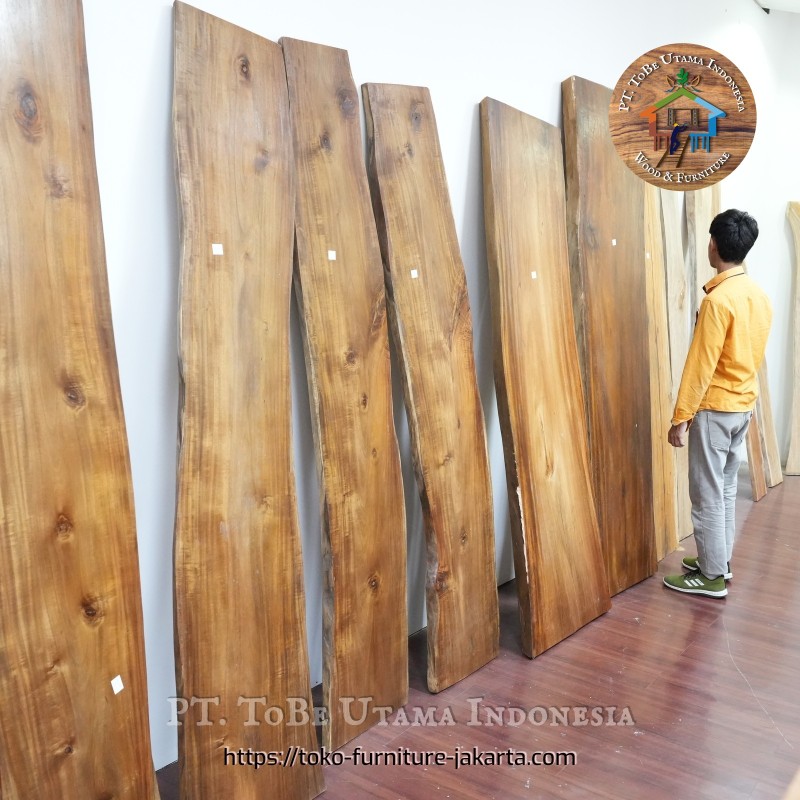 Cara Merubah Dapur dengan Bagian Atas Meja Kayu yang Indah