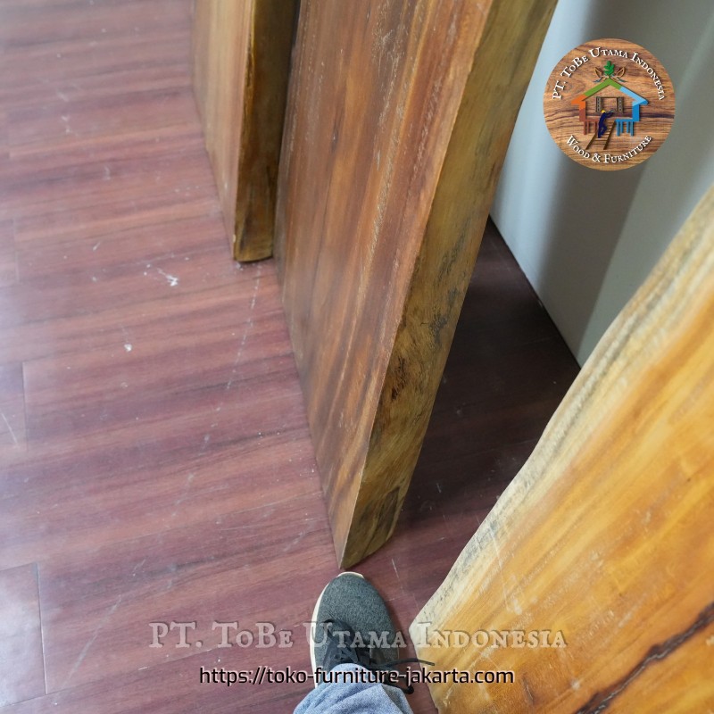 Cara Merubah Dapur dengan Bagian Atas Meja Kayu yang Indah