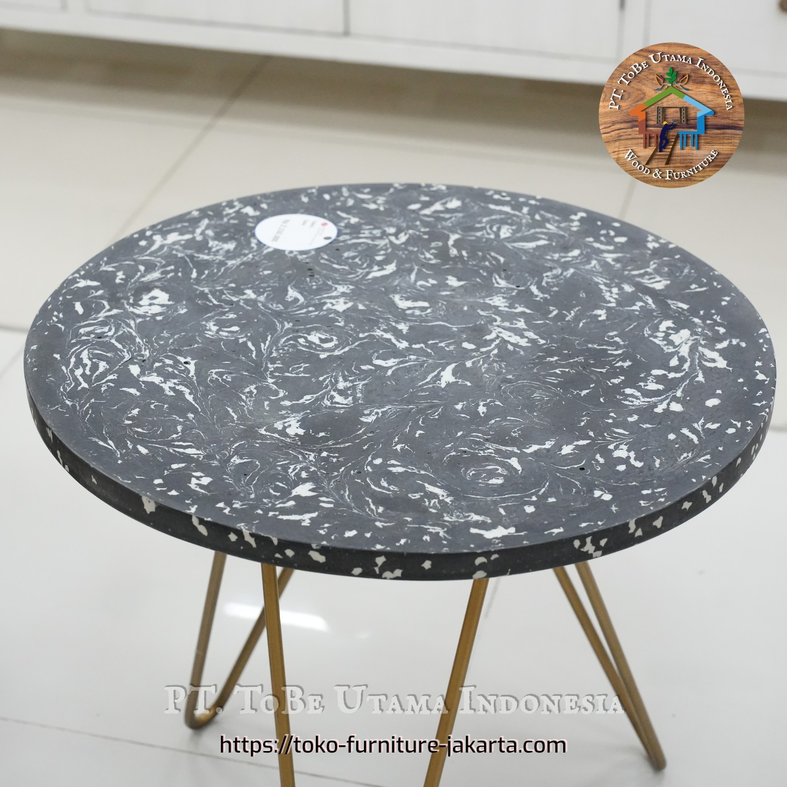 Small Round Table from Resin with Marble Motifs