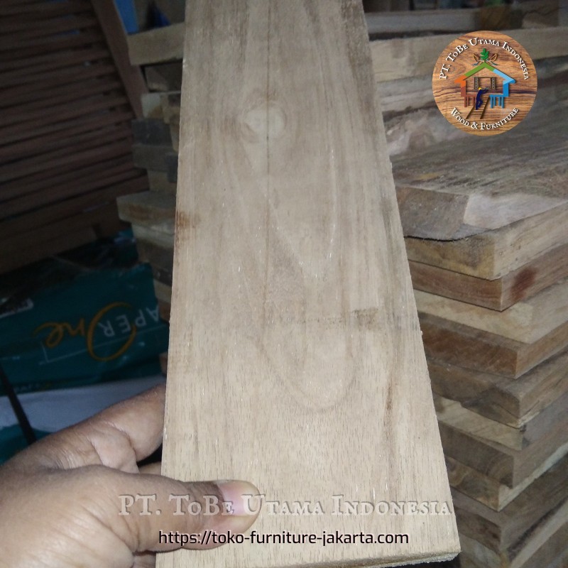 Papan Kayu Jati untuk Pembuatan Furniture dan Interior