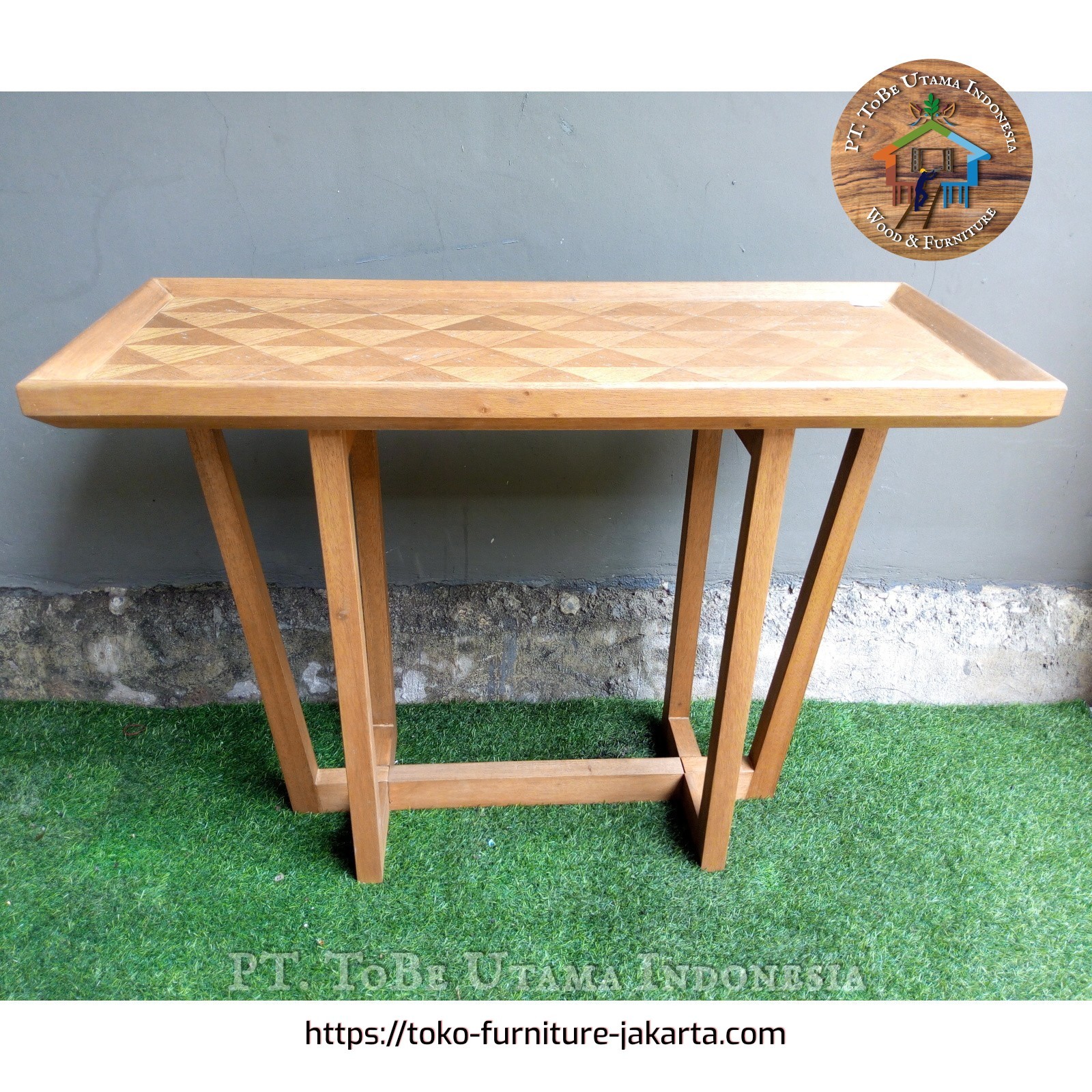 Stylish Console Table for Small and Narrow Living Rooms