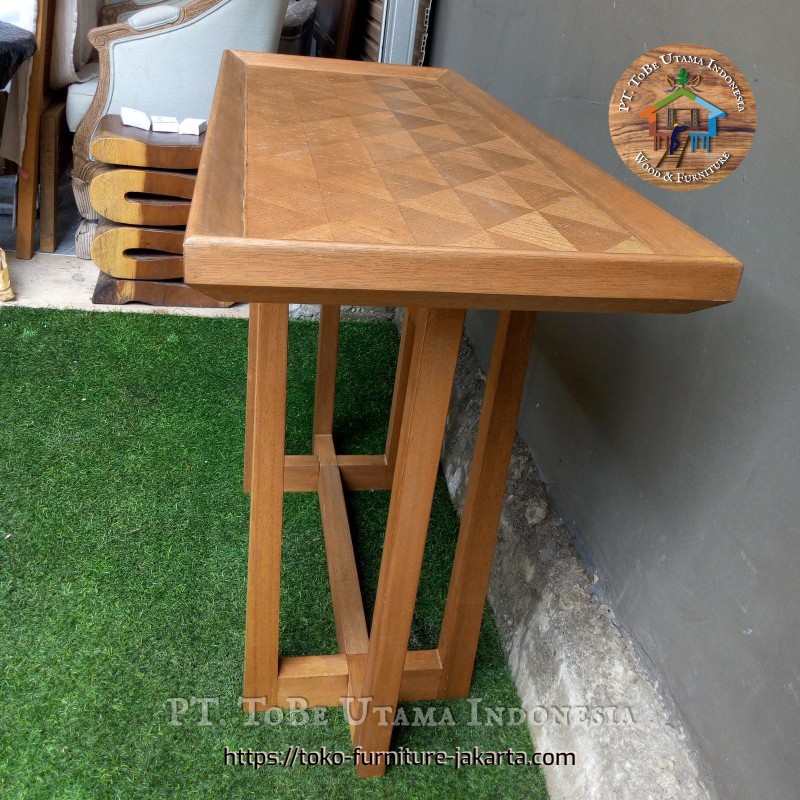 Stylish Console Table for Small and Narrow Living Rooms