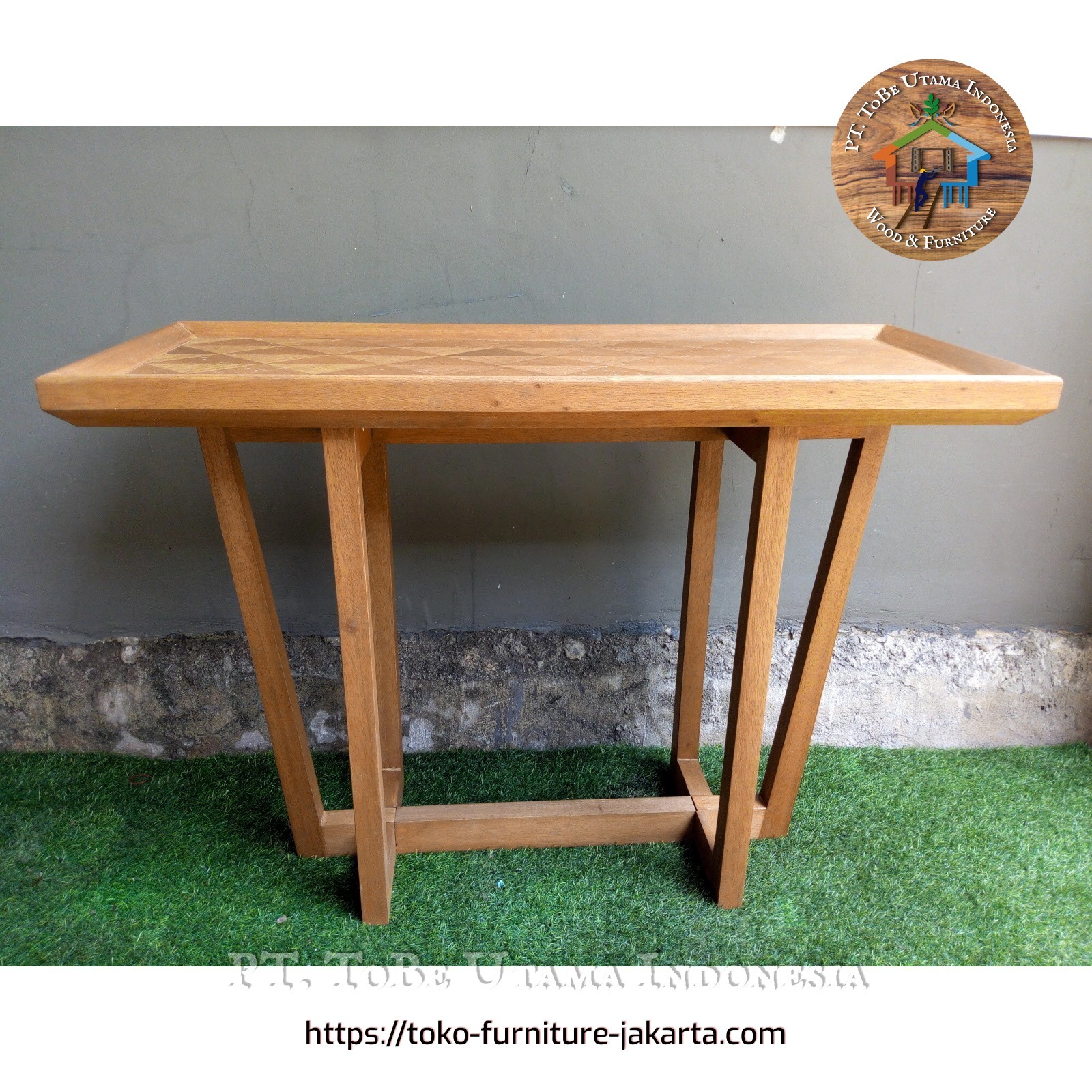 Meja Konsol Stylish untuk Ruang Tamu Mungil dan Sempit