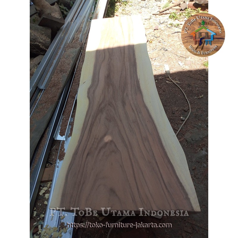 The Beauty of Trembesi Wood for Dining Tables and Console Tables