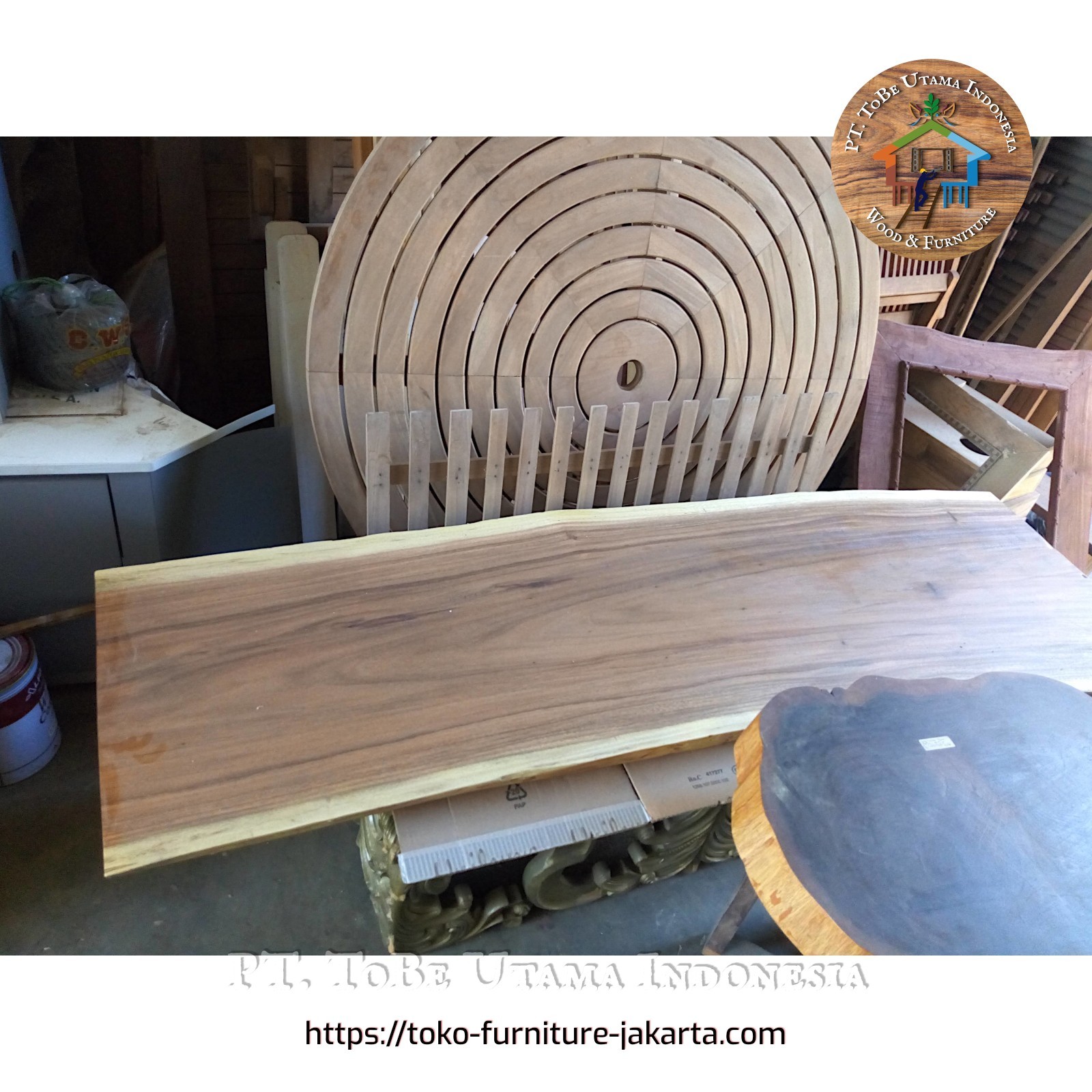 The Beauty of Trembesi Wood for Dining Tables and Console Tables