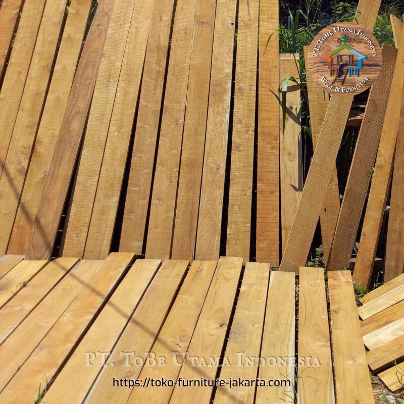 Wood Planks for Furniture, Interior Design and Building Materials