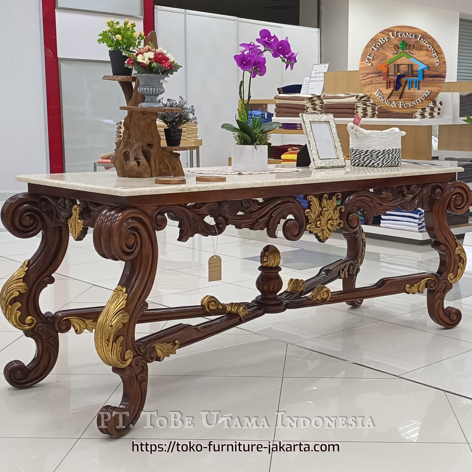 Meja Marmer Klasik Mewah yang akan Membuat Ruangan Elegan