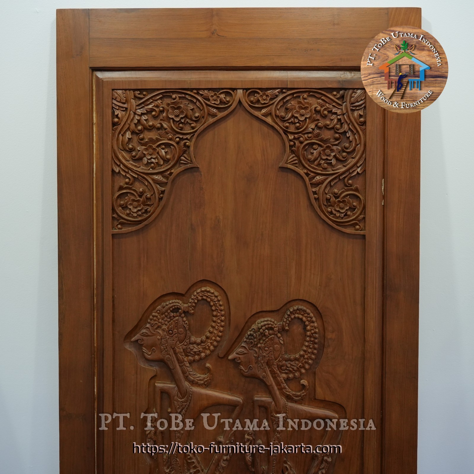 Pintu Ukir Wayang Sebagai Hiasan Dinding Yang Artistik