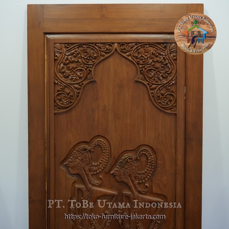 Pintu Ukir Wayang Sebagai Hiasan Dinding Yang Artistik