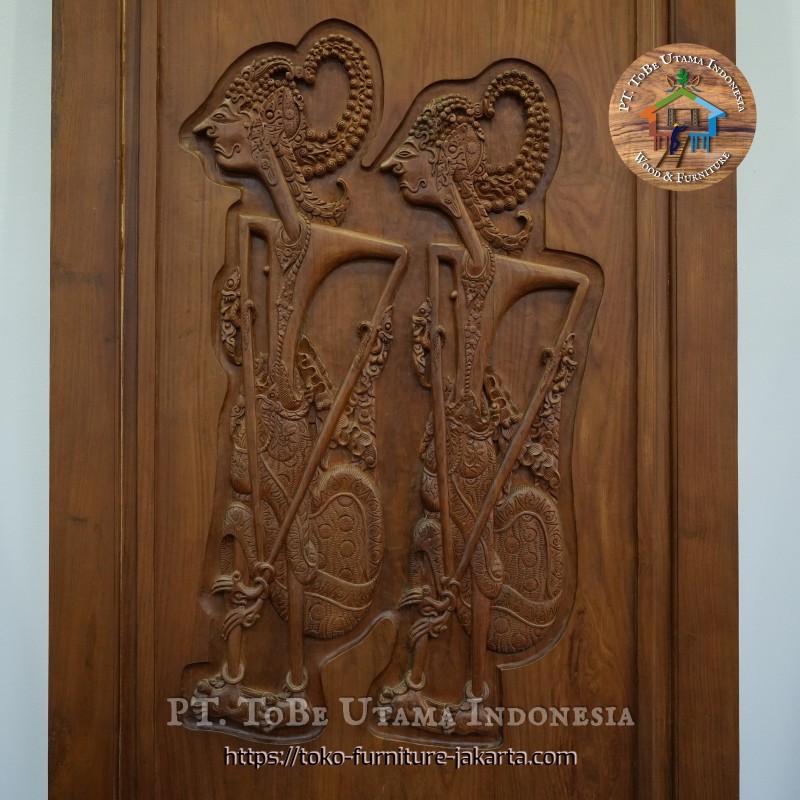 Pintu Ukir Wayang Sebagai Hiasan Dinding Yang Artistik