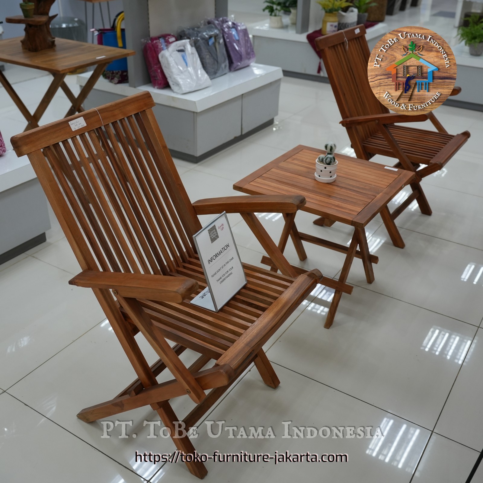 Folding Chairs With Arms Rest for Outdoor Made From Teak Wood