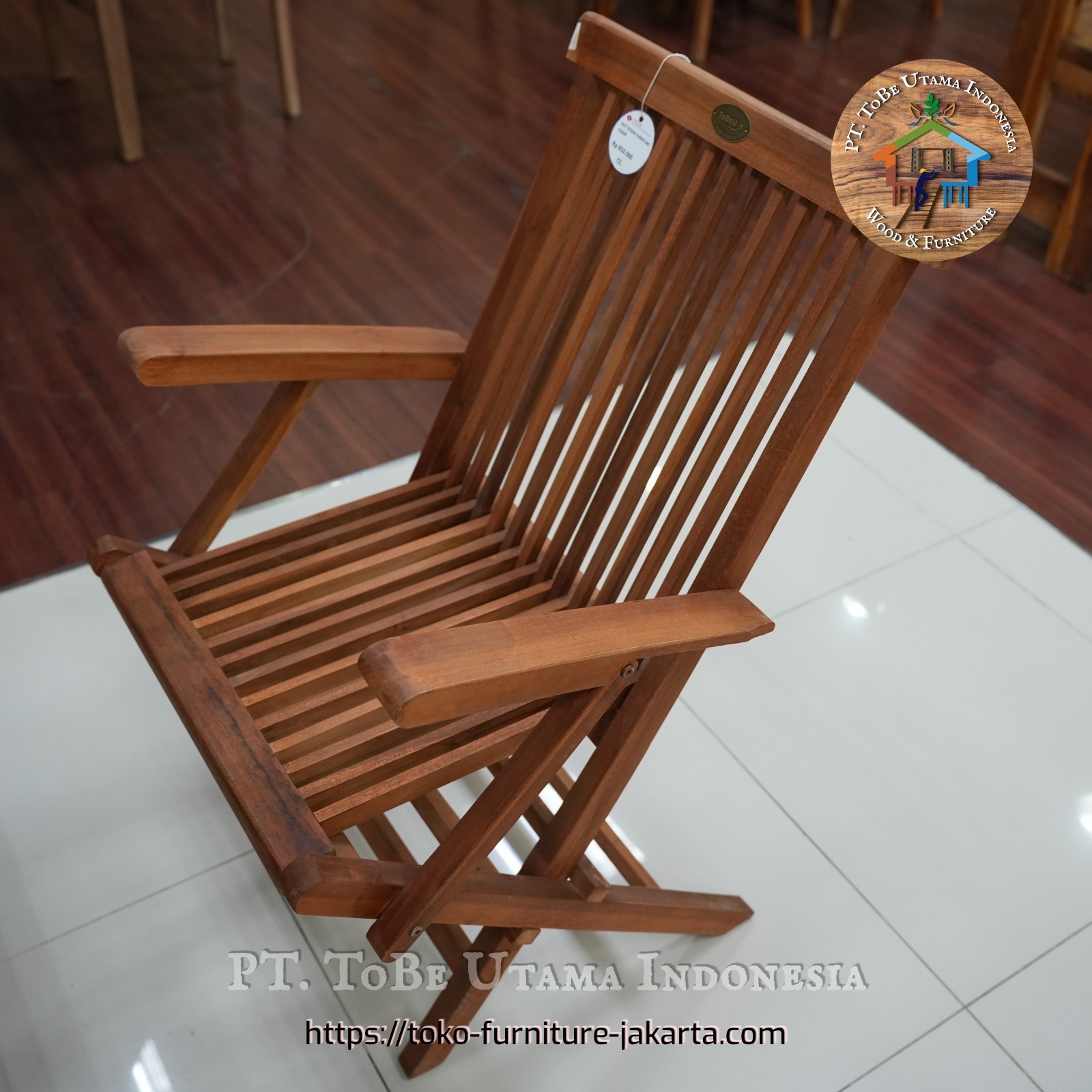 Folding Chairs With Arms Rest for Outdoor Made From Teak Wood