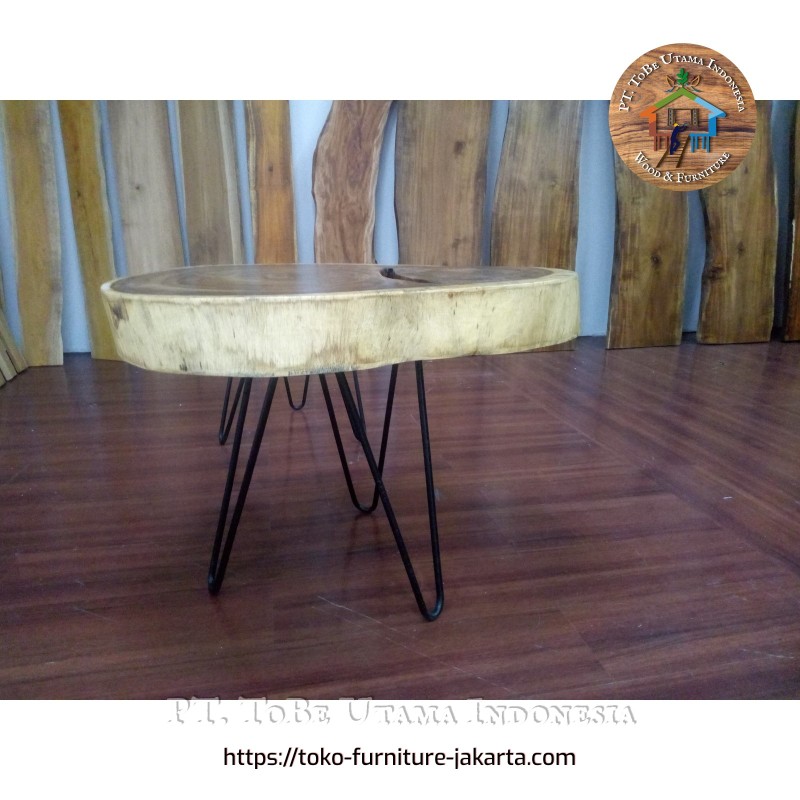 Meja Antik Kayu Trembesi untuk Dekoratif Rumah yang Indah